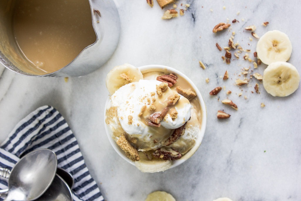 Sticky Banoffee Ice Cream Sundae - The Hungary Buddha Eats the World